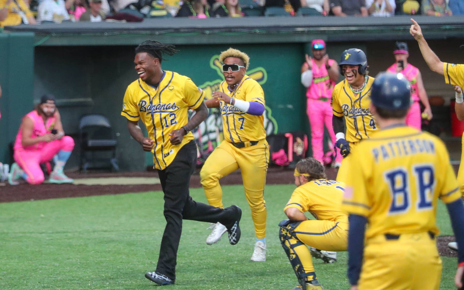 Travis Hunter stars in new Snickers commercial - Athlon Sports