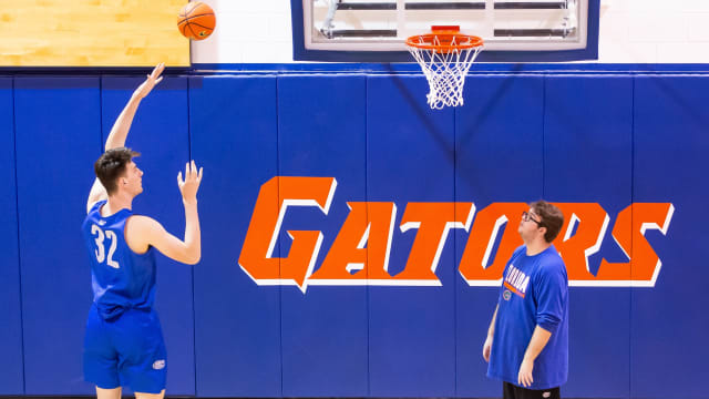 Florida Reveals Availability Plan For 7-Foot-9 College Basketball ...