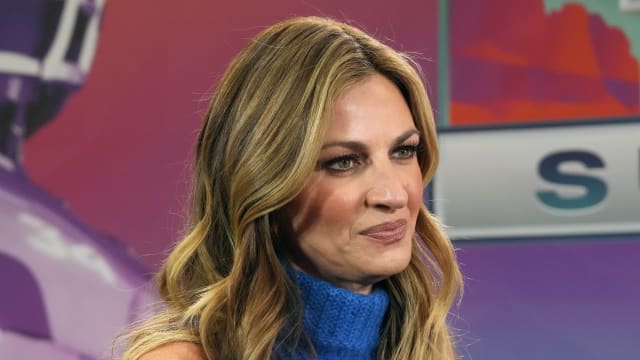 Erin Andrews Sends 1-Word Message on Viral Outfit Before Commanders ... Erin Andrews Sends 1-Word Message on Viral Outfit Before Commanders ...