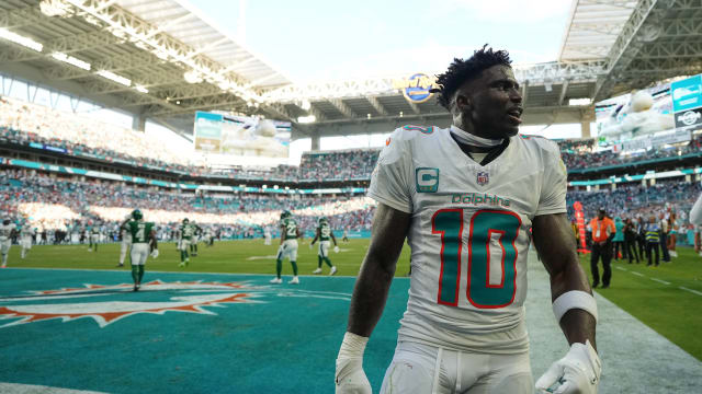 5 Potential Landing Spots for Miami Dolphins WR Tyreek Hill - Athlon Sports