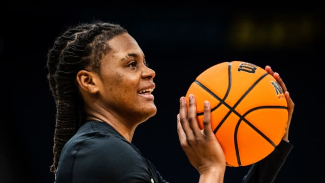 MiLaysia Fulwiley's Family: Her Mom Is Her Hero, Gamecocks Star Shares ...