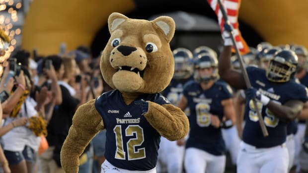 CUSA Top 5 Linebackers 2023: #3 Donovan Manuel - Athlon Sports