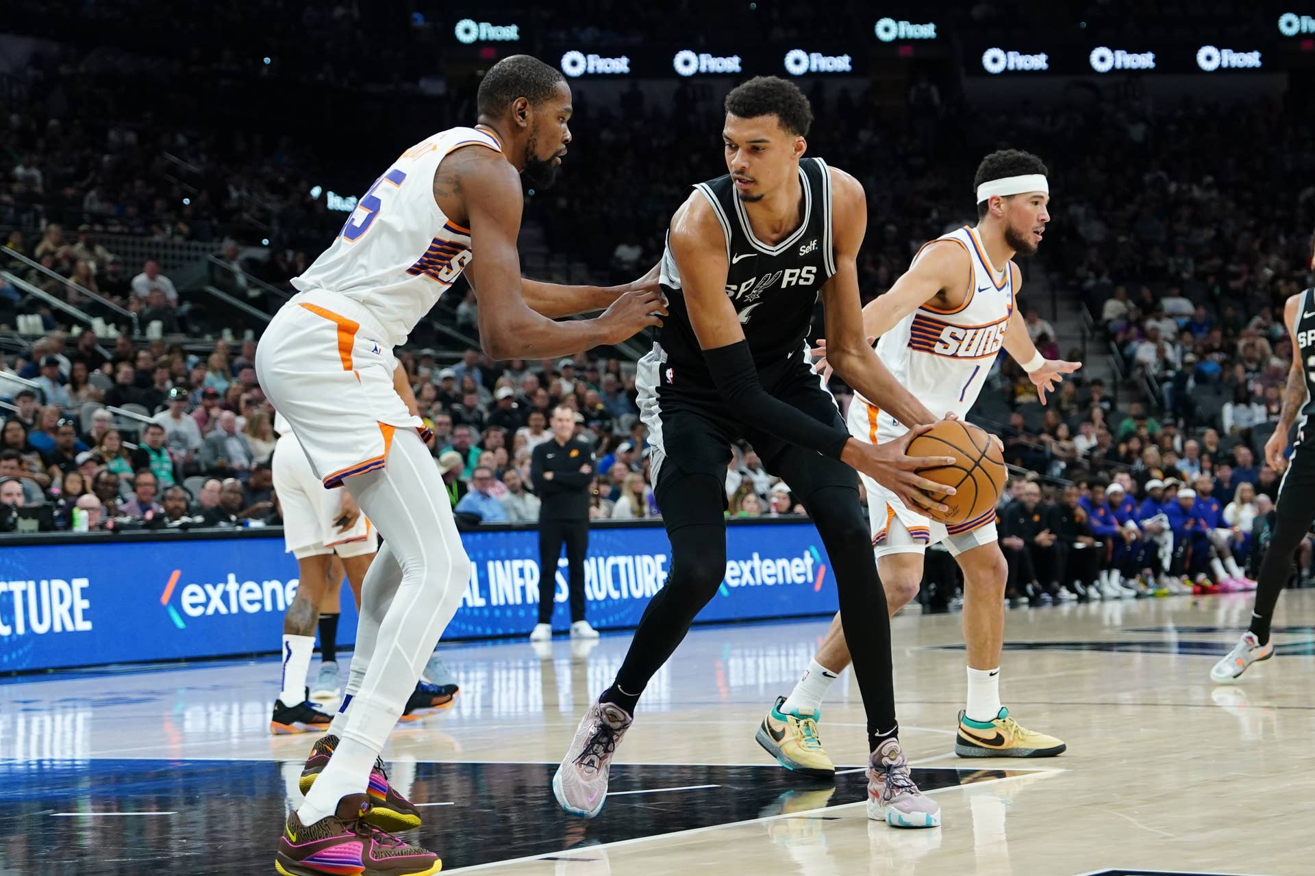 Victor Wembanyama Makes Promise to Stephon Castle and San Antonio Spurs ...