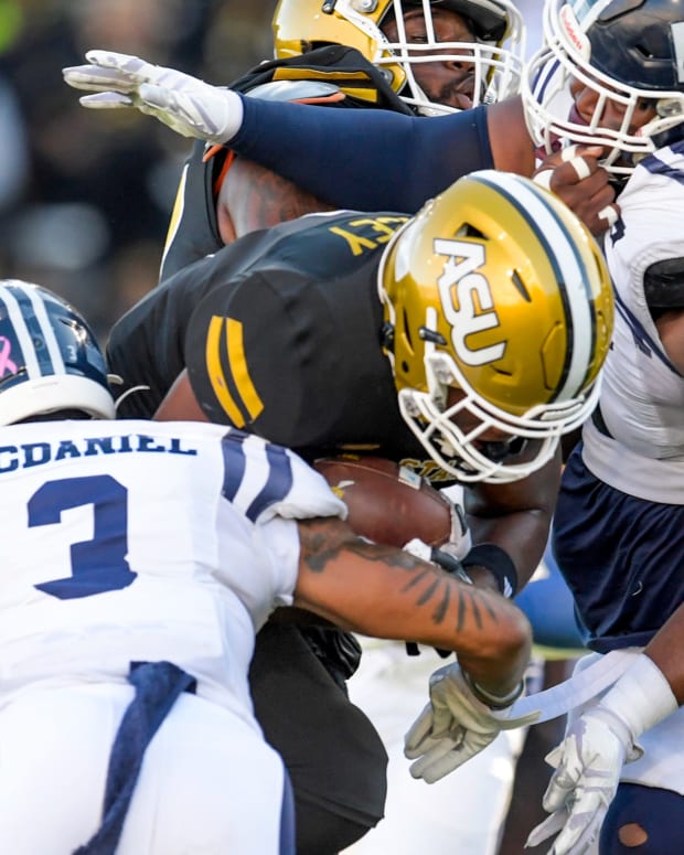 Jackson State standout turns heads as a coveted transfer - Athlon Sports