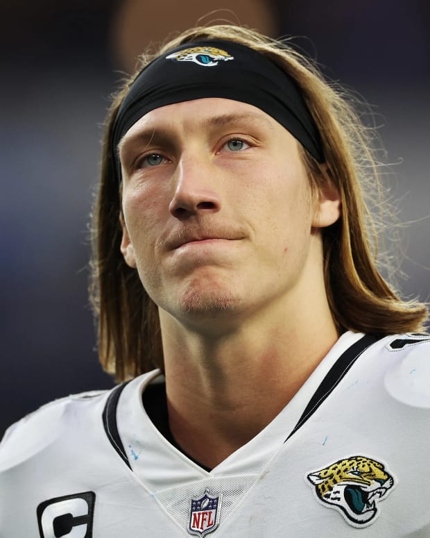 3 Players Ejected in Texans-Jaguars Game After Scary Trevor Lawrence Hit - Athlon Sports