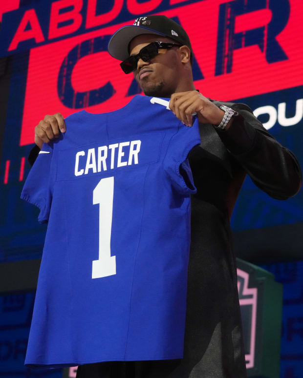 New York Giants Legend Victor Cruz Rips NFC Competitor Chicago Bears ...