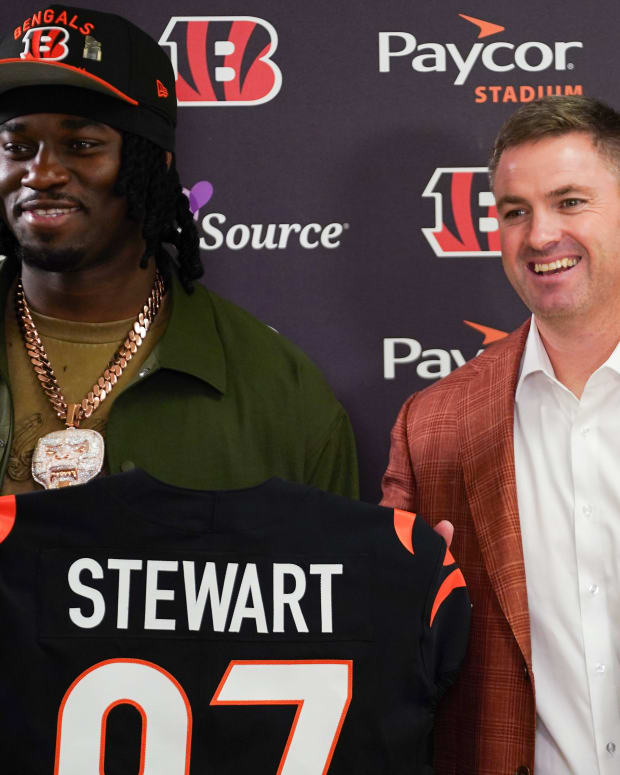 25 Best Middle Linebackers in NFL History - Athlon Sports