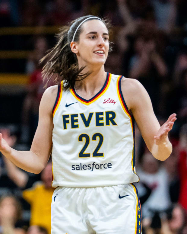 Angel Reese's Subtle Reaction To Caitlin Clark Pass Says It All - Athlon Sports