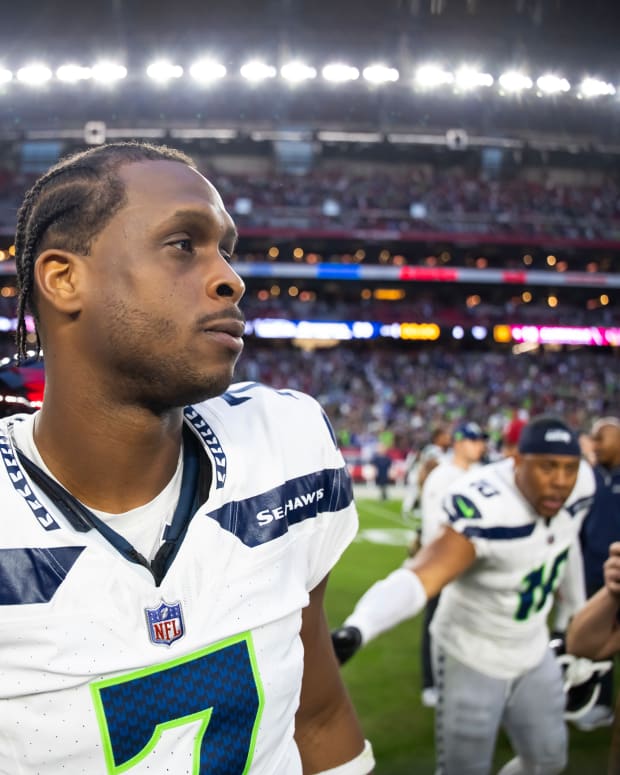 Geno Smith Delivers Clear Maxx Crosby Statement at Raiders OTAs ...