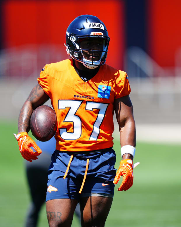 UCF Star RB RJ Harvey Sends Three-Word Message to Broncos - Athlon Sports