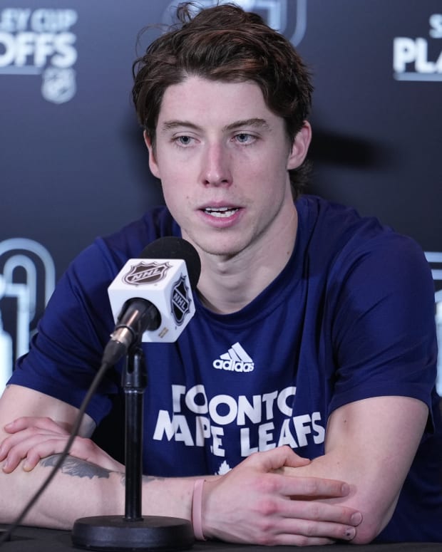 NHL Fight at Maple Leafs–Kings Game Ends in Unpredictable Way - Athlon ...