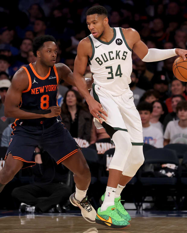 Giannis Antetokounmpo, Wife Mariah Announce Major Personal News Via Two-Word Message - Athlon Sports