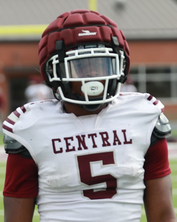 Charles Jagusah Ready To Bolster Notre Dame Offensive Line - Athlon Sports