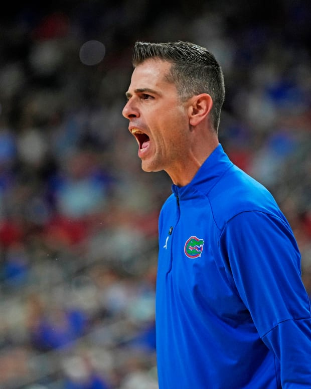 Florida Reveals New Update on 7-Foot-9 Player's Availability - Athlon ...