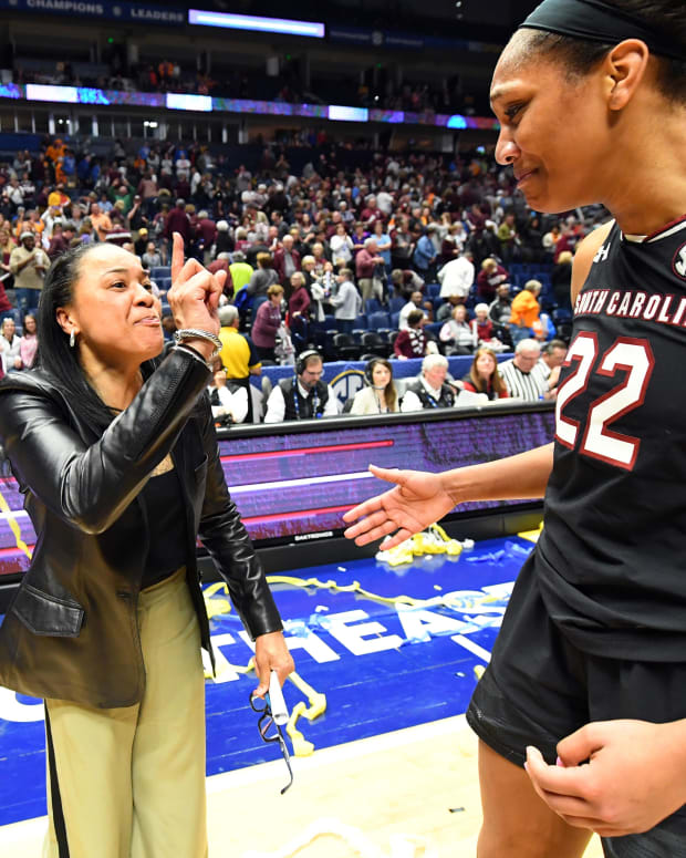 Dawn Staley's Parents: Her Mother & Father Helped Shape Her - Athlon Sports