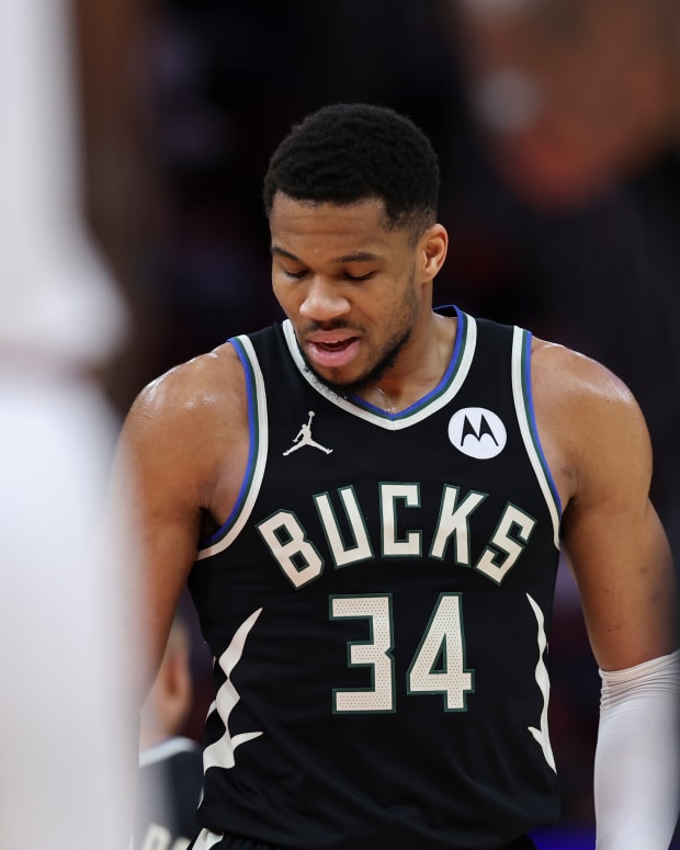 Giannis Antetokounmpo Makes Painful Statement After Bucks Loss - Athlon Sports