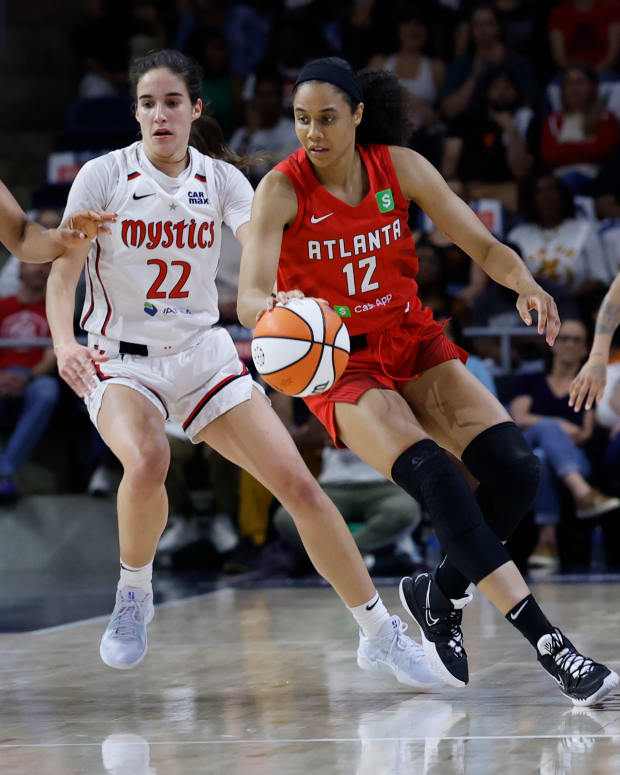 WNBA Player Gets Ejected From The Bench During Season Opener - Athlon ...