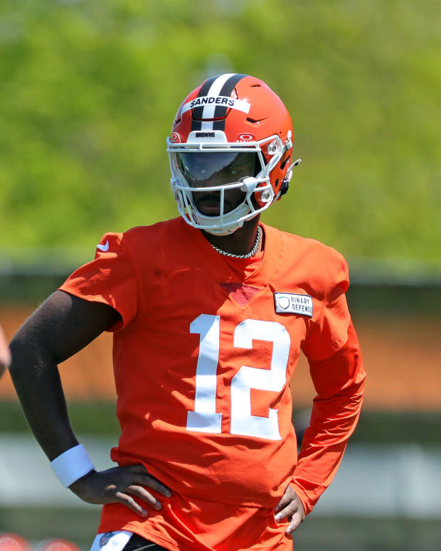Browns Depth Chart Revealed for Shedeur Sanders and Dillon Gabriel - Athlon Sports