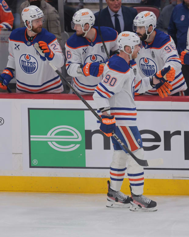 Oilers' Corey Perry Ties Old-Man NHL Record in Game 4 Win vs. Stars ...