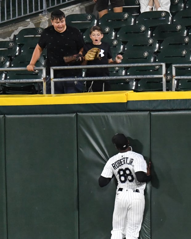 Pope Leo XIV Found on White Sox 2005 World Series Broadcast - Athlon Sports