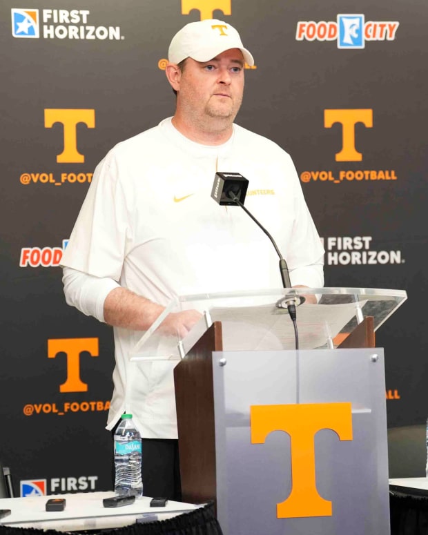Tennessee Gets News From Highly Touted Quarterback on Tuesday - Athlon ...