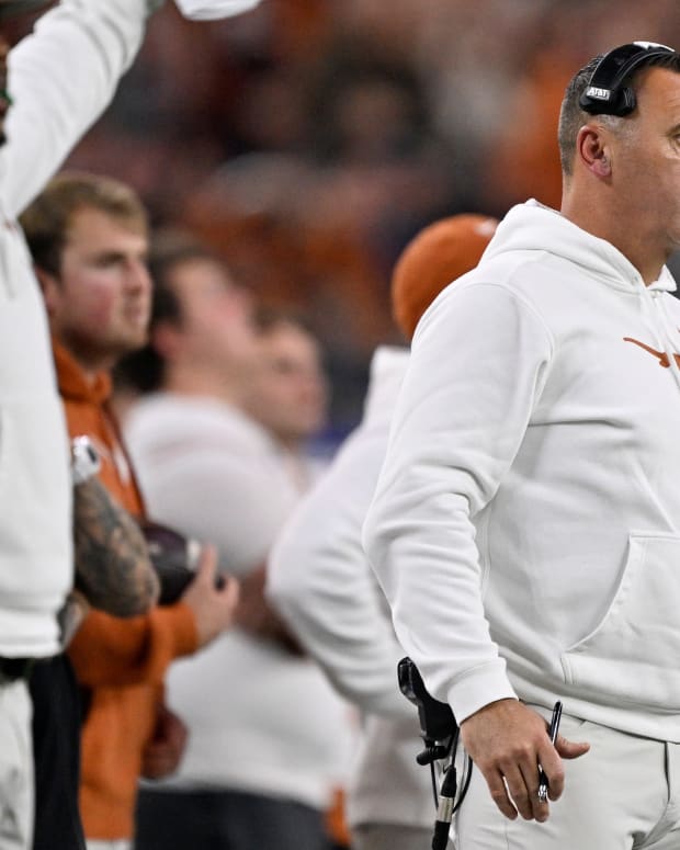 Texas Working to Flip Commit From No. 1 Recruiting Class in College ...