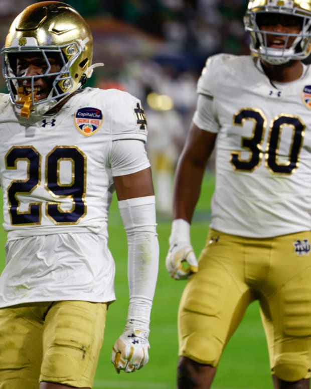 Running Back DeZephen Walker Impressed by Notre Dame Coaching Staff, Culture - Athlon Sports