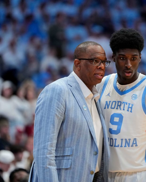 Paige Bueckers Speaks Out on Release of Explicit AI Photos - Athlon Sports