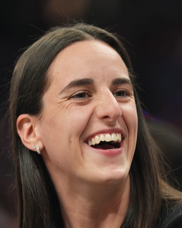 Caitlin Clark's Two-Word Response to Indiana Fever's New Head Coach ...