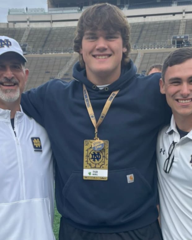 Linebacker Jakobe Clapper Commits To Notre Dame - Athlon Sports