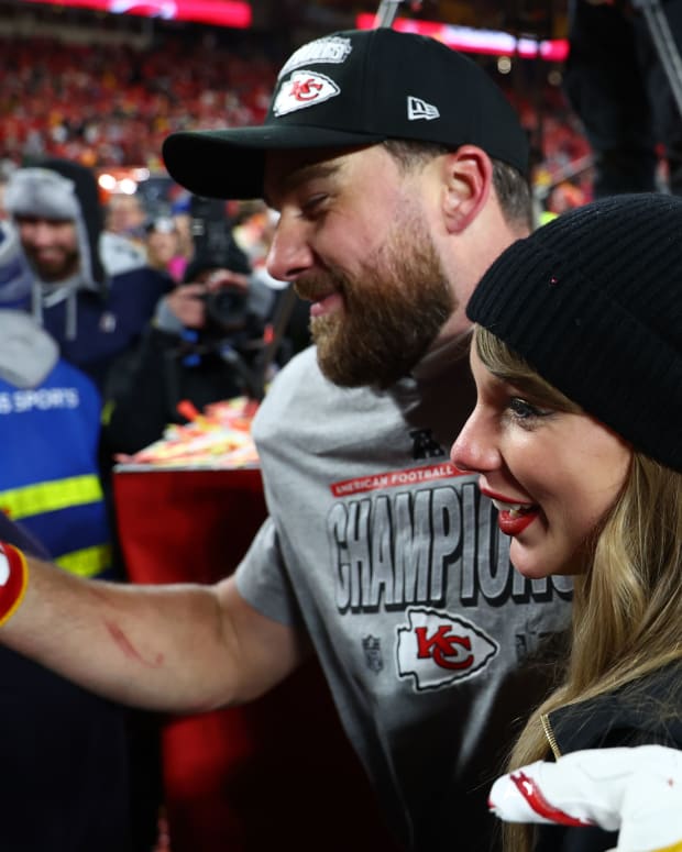 Jason Kelce's Wife Kylie Kelce Announces Exciting News on Wednesday - Athlon Sports