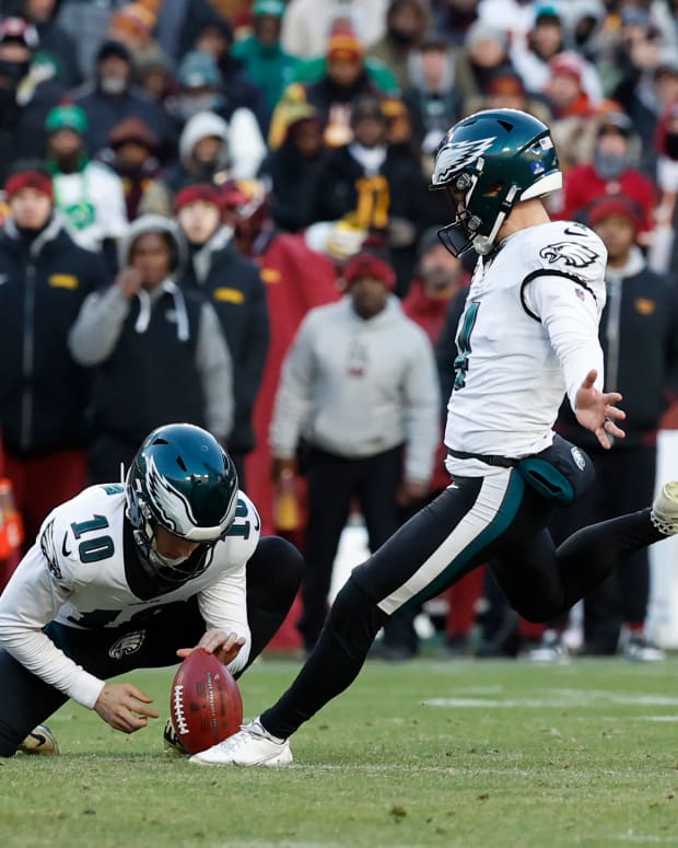 10 Greatest Kickers in NFL History - Athlon Sports