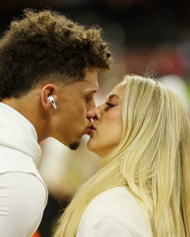 Patrick Mahomes In Tears As Resume Takes Major Hit in Kansas City Chiefs' Super Bowl Loss ...