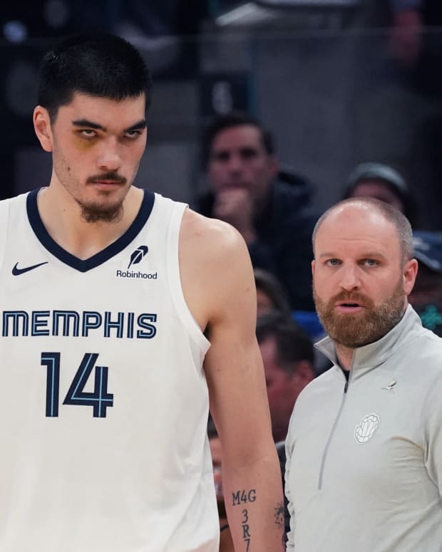 Zach Edey Sends Clear Message After Grizzlies Get Swept - Athlon Sports Zach Edey Sends Clear Message After Grizzlies Get Swept - Athlon Sports