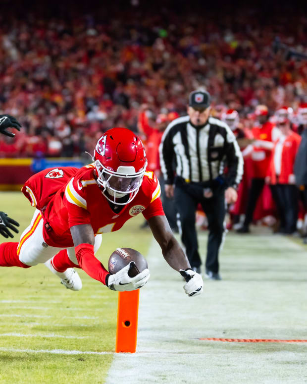 Kansas City Chiefs Owner Clark Hunt Makes Major Taylor Swift Admission - Athlon Sports