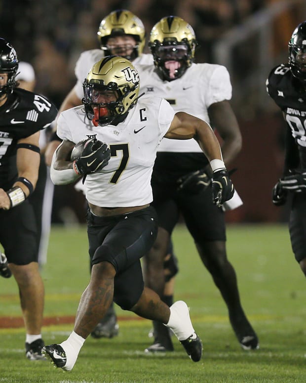 UCF Football Announces Poaching From Big 12 Contender - Athlon Sports