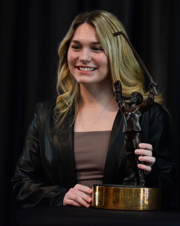 Wisconsin Women's Hockey: Senior Day Shellacking, Celebration - Athlon ...