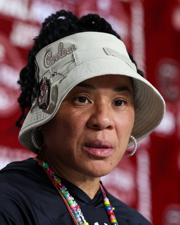 Dawn Staley's Family: She & Her Brothers Rallied to Help Her Sister ...