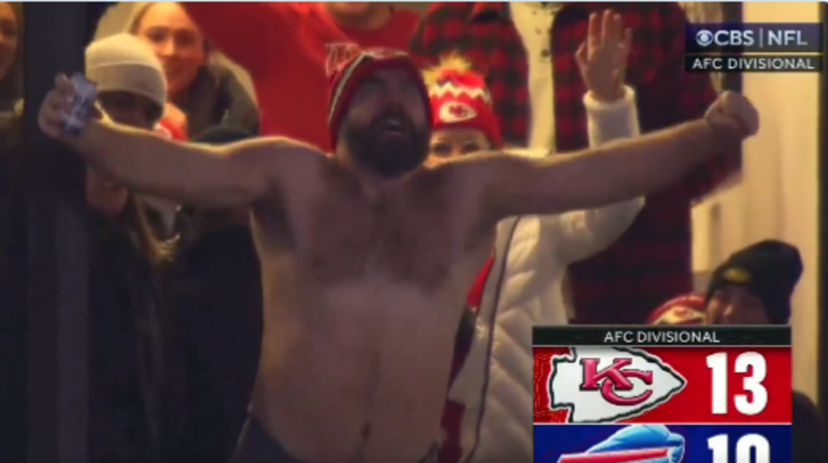 A Shirtless Jason Kelce Celebrated Travis Touchdown Catch Bvm Sports