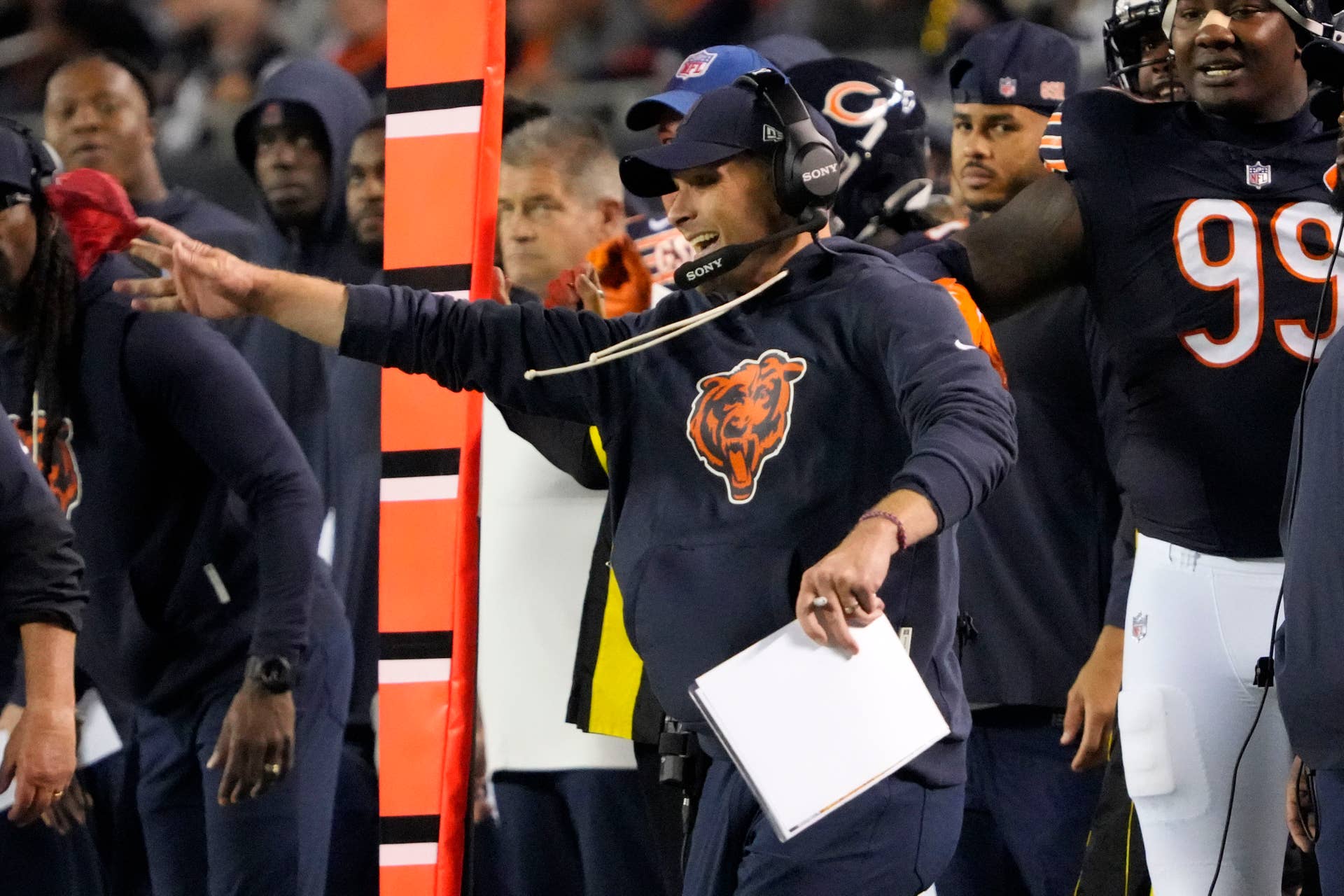 Bears’ Playoff Push Collides With Stadium Uncertainty Ahead of 49ers ...