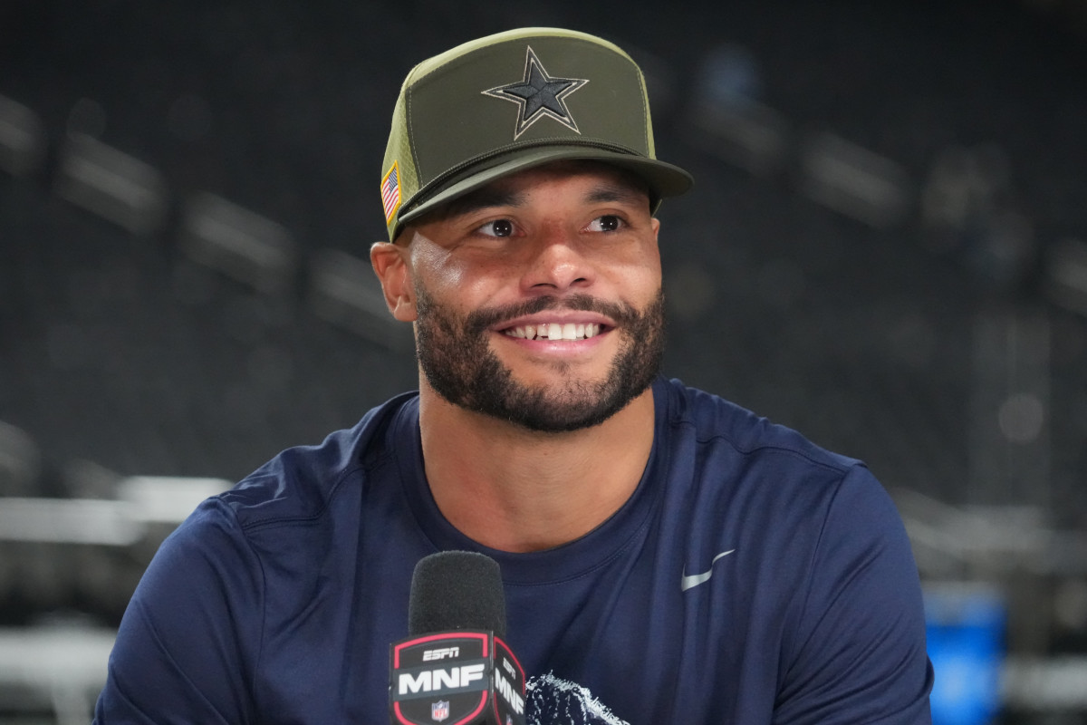Cowboys QB Dak Prescott Revealed as Favorite for NFL Honor | Yardbarker