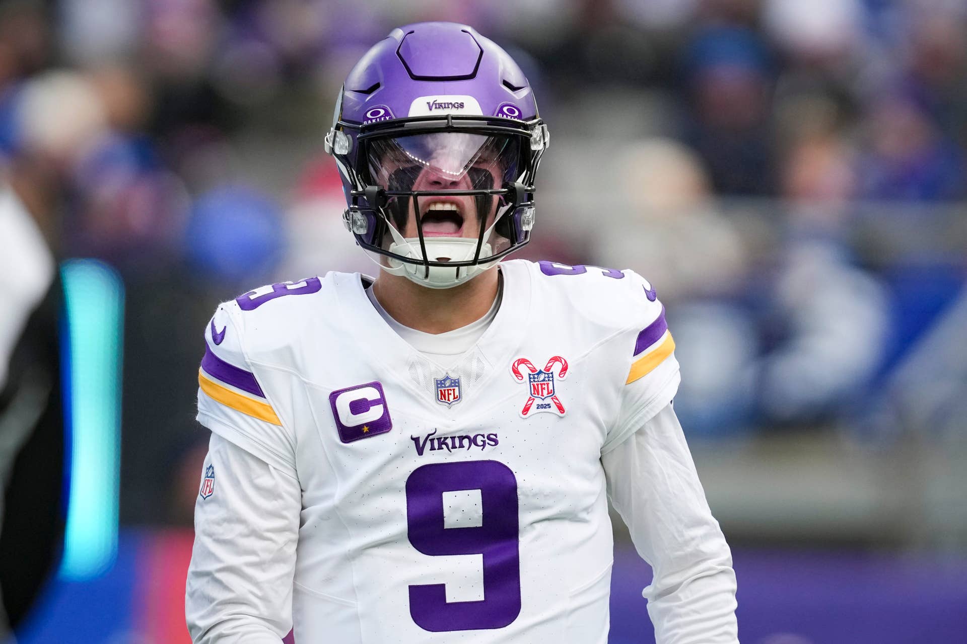 Vikings Predicted to Sign Four-Time Pro Bowl QB to Replace J.J ...