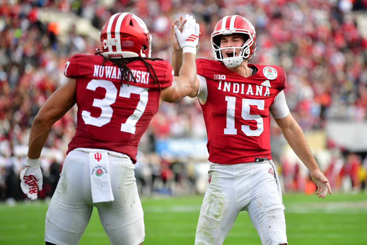 Oregon vs. Indiana Peach Bowl Prediction: College Football Playoff ...