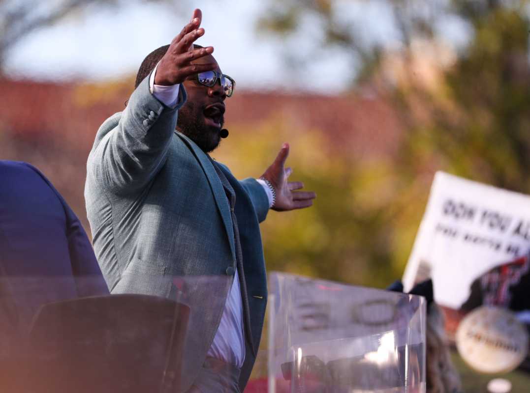 Mark Ingram Names $1.3 Million WR As Way-Too-Early Heisman Trophy Pick ...