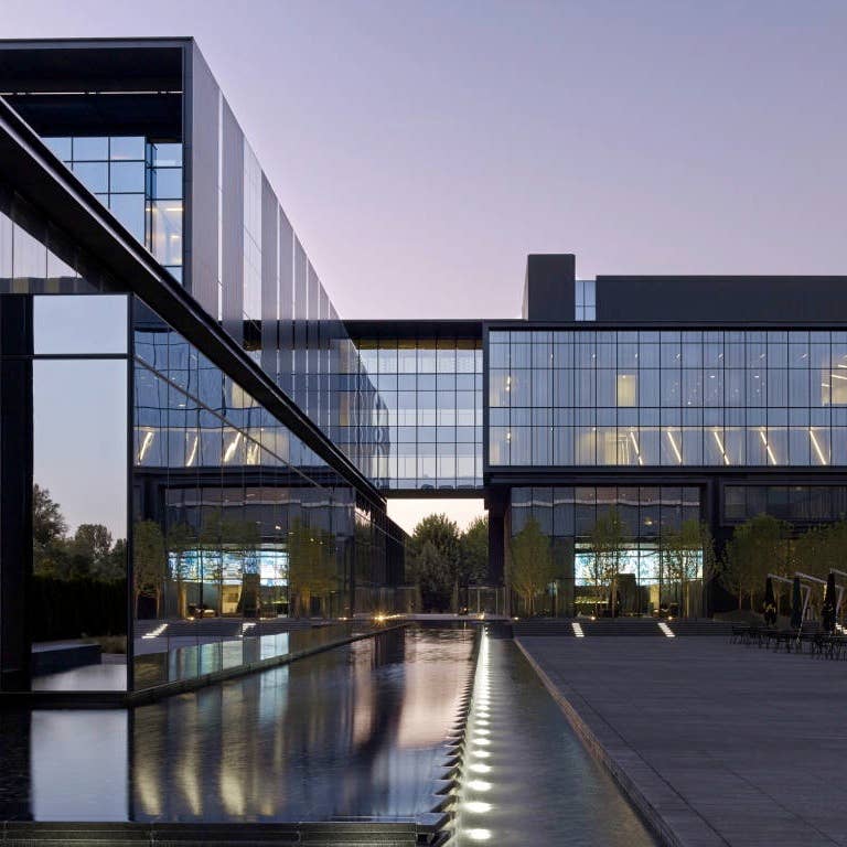 Oregon's new football facility is insane - Athlon Sports