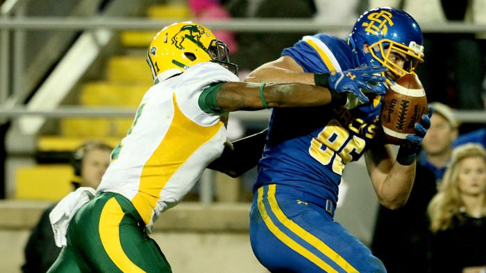 Dallas Goedert Drawing Significant NFL Draft Attention - Athlon Sports