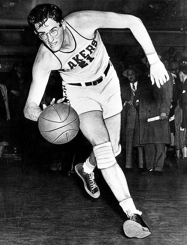 25 Greatest Centers in NBA History - AthlonSports.com | Expert ...
