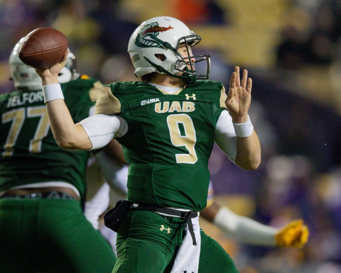 Transfer QB Dylan Hopkins Ready For Swan Song With New Mexico OC ...