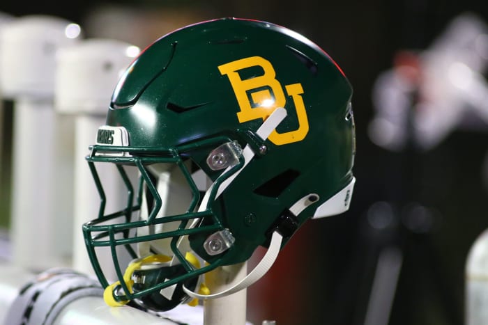 Heartbroken Fans Pay Tribute To Baylor Defensive Lineman After His ...