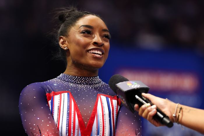 Simone Biles Subtle Reaction To Ariana Grandes Olympics Fangirl